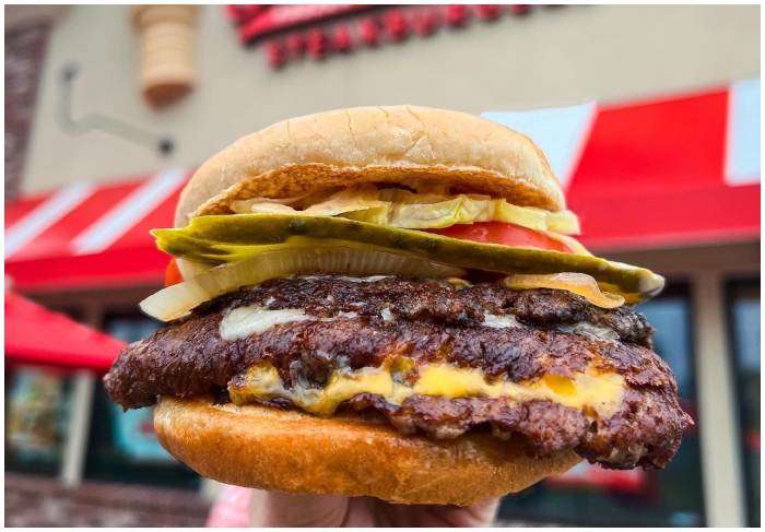 From Best to Worst: 27 US Fast-Food Chains' Cheeseburgers Ranked ...