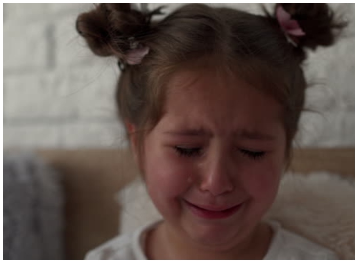 La mariée interdit au marié d'inviter sa fille à leur mariage, quelle a ...